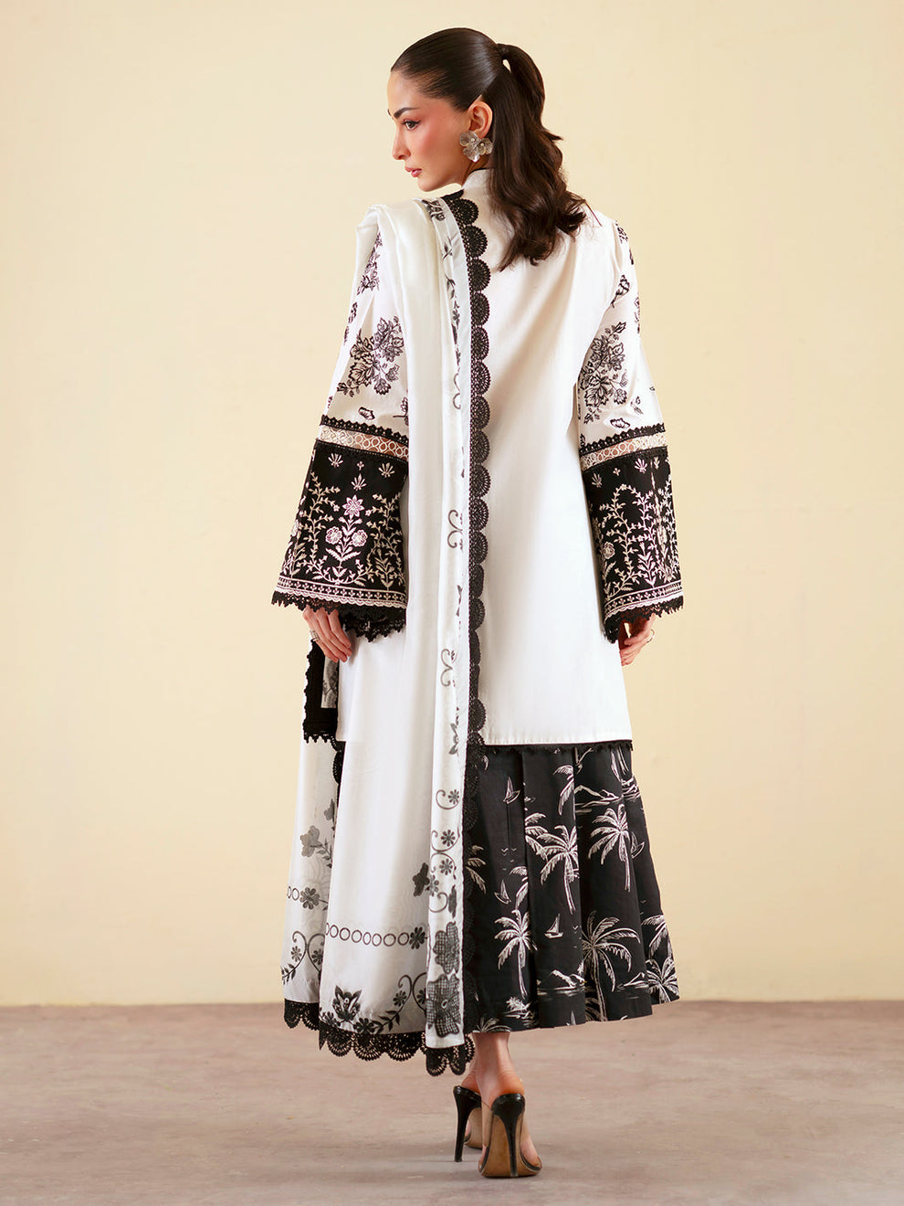 Mahnur | Ember Lawn 26 | EM-005 - House of Maryam